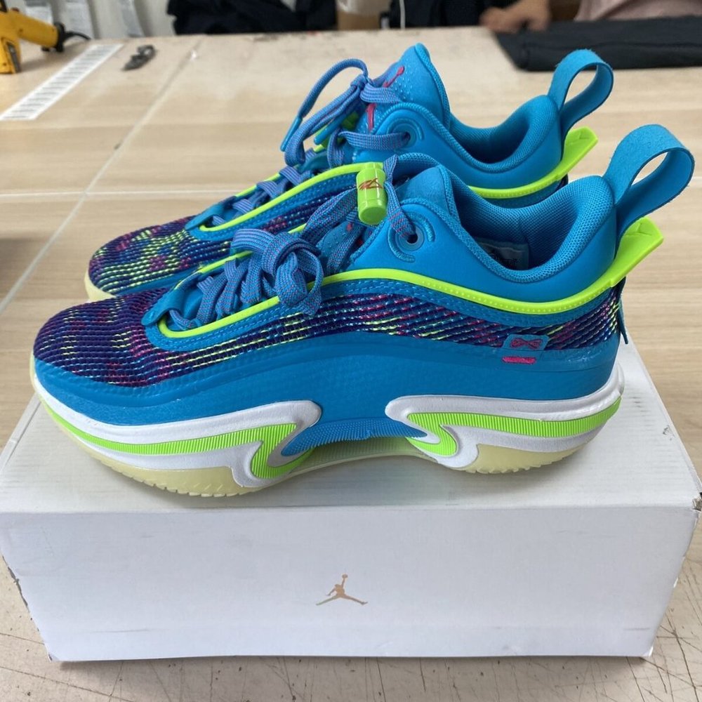 Jordan 36 Low X Luka Doncic Laser Blue 2022 7.5m/9w D… - Gem